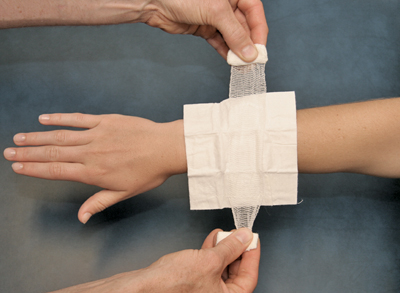 How To Apply An Emergency Bandage - Qpercom | Skills in Medicine